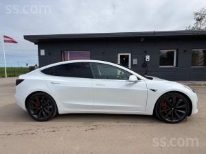 Balts Tesla Model 3 2020 Jēkabpils, ar dzinēja tilpumu 0.00 L un nobraukumu 159 tūkst. km par 21950 €, foto 3 vietnē AUTOMOTO.COM.LV