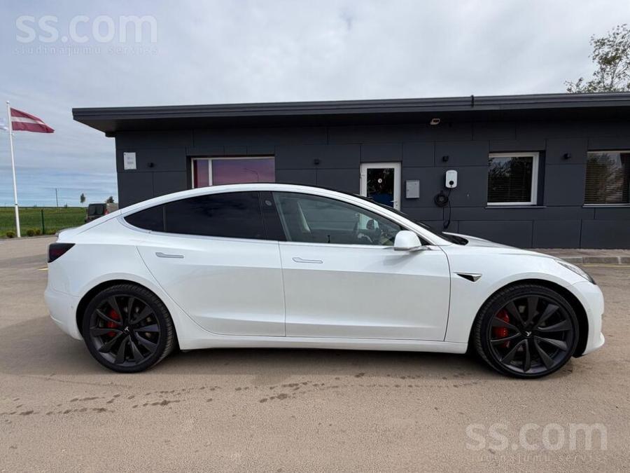 Balts Tesla Model 3 2020 Jēkabpils, ar dzinēja tilpumu 0.00 L un nobraukumu 159 tūkst. km par 21950 €, foto 3 vietnē AUTOMOTO.COM.LV