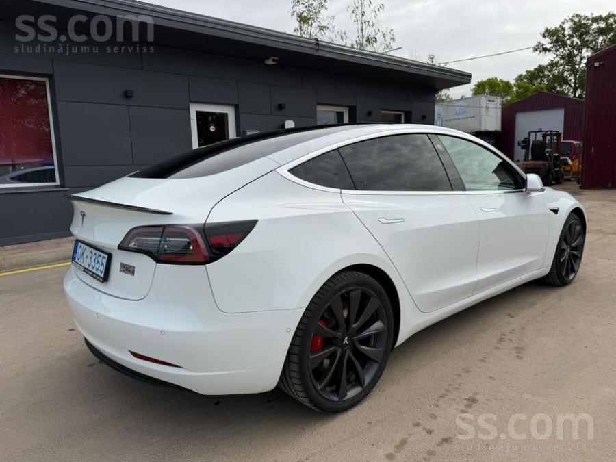 Balts Tesla Model 3 2020 Jēkabpils, ar dzinēja tilpumu 0.00 L un nobraukumu 159 tūkst. km par 21950 €, foto 4 vietnē AUTOMOTO.COM.LV