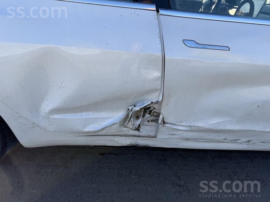 Balts Tesla Model 3 2020 Jelgava, ar dzinēja tilpumu 0.00 L un nobraukumu 99 tūkst. km par 12500 €, foto 6 vietnē AUTOMOTO.COM.LV