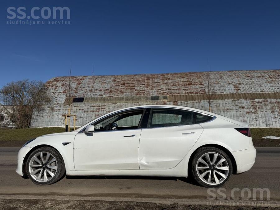 Balts Tesla Model 3 2020 Jelgava, ar dzinēja tilpumu 0.00 L un nobraukumu 99 tūkst. km par 12500 €, foto 10 vietnē AUTOMOTO.COM.LV