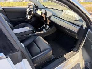 Balts Tesla Model 3 2020 Jelgava, ar dzinēja tilpumu 0.00 L un nobraukumu 99 tūkst. km par 12500 €, foto 15 vietnē AUTOMOTO.COM.LV