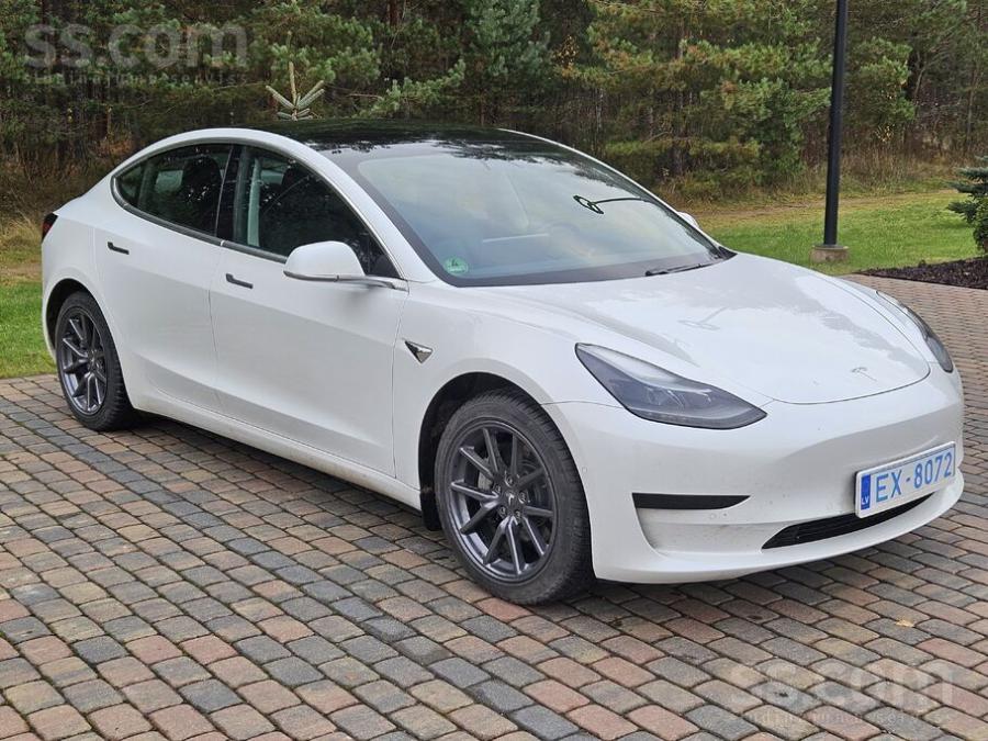 Balts Tesla Model 3 2020 Rīga, ar dzinēja tilpumu 0.00 L un nobraukumu 126 tūkst. km par 16500 €, foto 3 vietnē AUTOMOTO.COM.LV