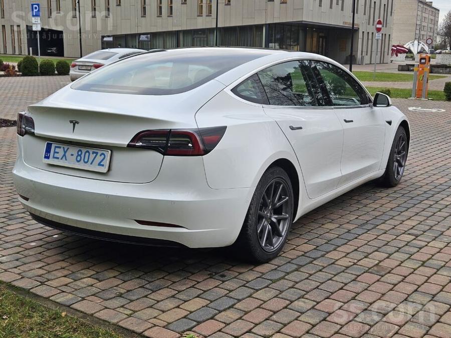 Balts Tesla Model 3 2020 Rīga, ar dzinēja tilpumu 0.00 L un nobraukumu 126 tūkst. km par 16500 €, foto 4 vietnē AUTOMOTO.COM.LV