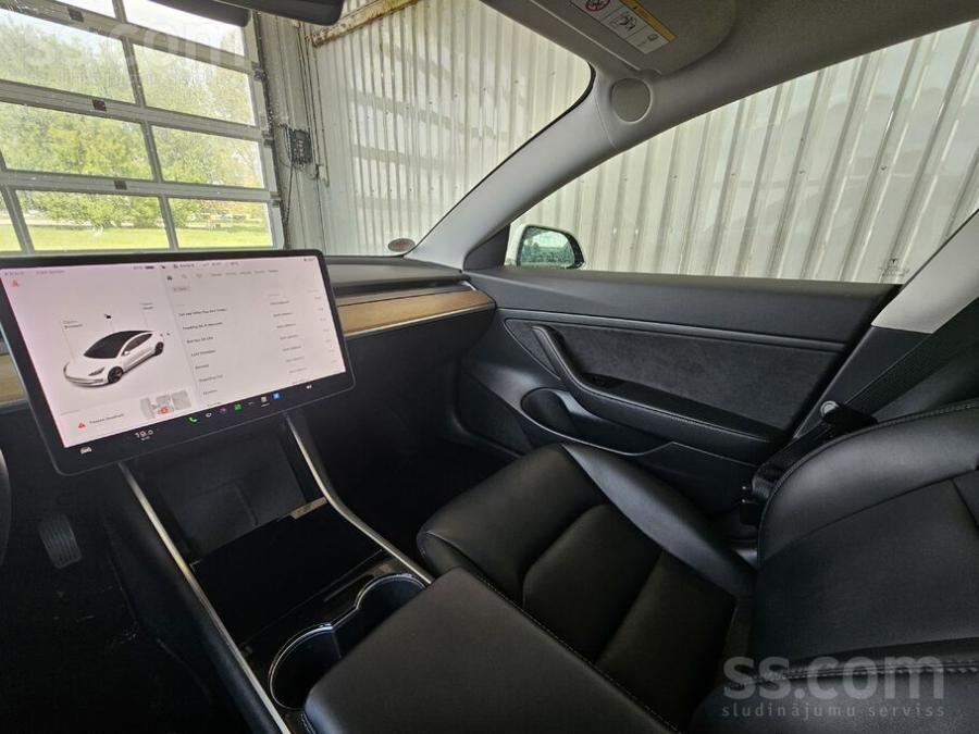 Balts Tesla Model 3 2020 Rīga, ar dzinēja tilpumu 0.00 L un nobraukumu 126 tūkst. km par 16500 €, foto 8 vietnē AUTOMOTO.COM.LV