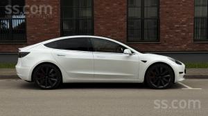 Balts Tesla Model 3 2020 Rīga, ar dzinēja tilpumu 0.00 L un nobraukumu 103 tūkst. km par 24800 €, foto 3 vietnē AUTOMOTO.COM.LV