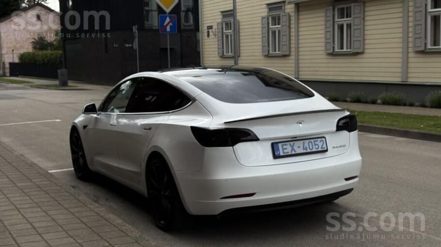 Balts Tesla Model 3 2020 Rīga, ar dzinēja tilpumu 0.00 L un nobraukumu 103 tūkst. km par 24800 €, foto 4 vietnē AUTOMOTO.COM.LV