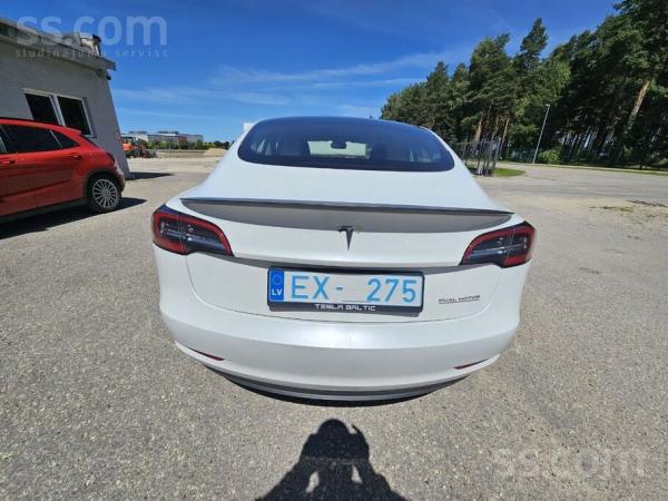 Balts Tesla Model 3 2020 Rīga, ar dzinēja tilpumu 0.00 L un nobraukumu 72 tūkst. km par 23900 €, foto 2 vietnē AUTOMOTO.COM.LV