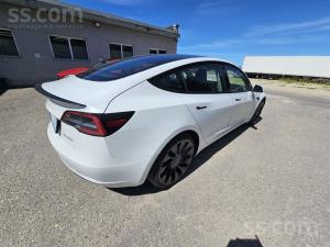 Balts Tesla Model 3 2020 Rīga, ar dzinēja tilpumu 0.00 L un nobraukumu 72 tūkst. km par 23900 €, foto 4 vietnē AUTOMOTO.COM.LV