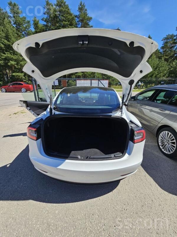 Balts Tesla Model 3 2020 Rīga, ar dzinēja tilpumu 0.00 L un nobraukumu 72 tūkst. km par 23900 €, foto 9 vietnē AUTOMOTO.COM.LV