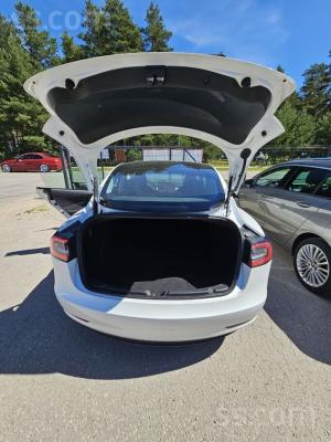 Balts Tesla Model 3 2020 Rīga, ar dzinēja tilpumu 0.00 L un nobraukumu 72 tūkst. km par 23900 €, foto 10 vietnē AUTOMOTO.COM.LV
