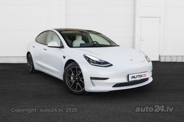 Balts Tesla Model 3 2020 Tallina, ar dzinēja tilpumu 0.00 L un nobraukumu 95 tūkst. km par 29999 €, foto 3 vietnē AUTOMOTO.COM.LV