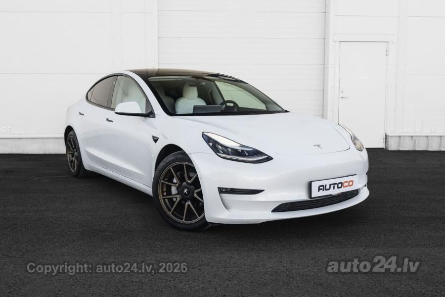 Balts Tesla Model 3 2020 Tallina, ar dzinēja tilpumu 0.00 L un nobraukumu 95 tūkst. km par 29999 €, foto 4 vietnē AUTOMOTO.COM.LV