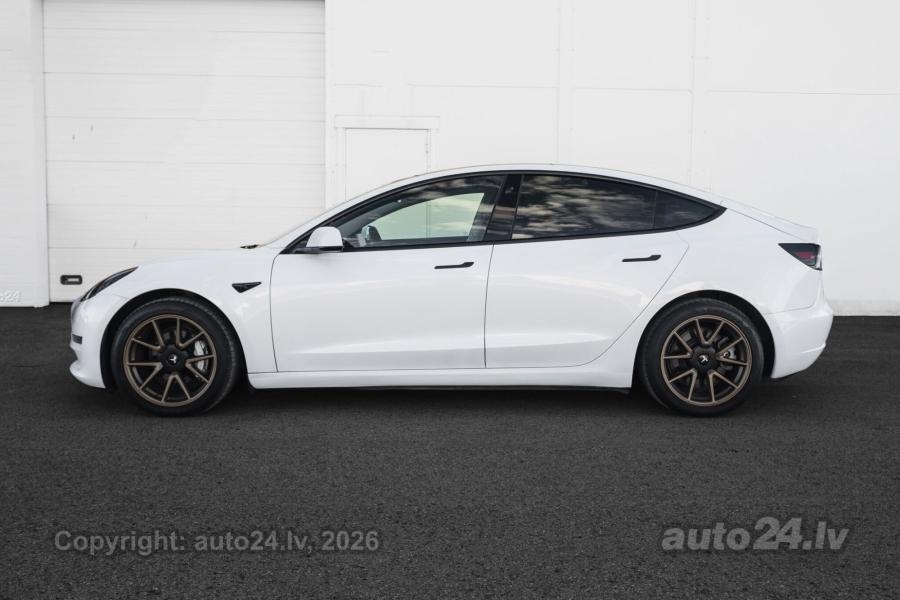 Balts Tesla Model 3 2020 Tallina, ar dzinēja tilpumu 0.00 L un nobraukumu 95 tūkst. km par 29999 €, foto 6 vietnē AUTOMOTO.COM.LV