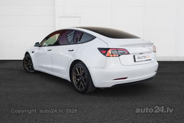 Balts Tesla Model 3 2020 Tallina, ar dzinēja tilpumu 0.00 L un nobraukumu 95 tūkst. km par 29999 €, foto 6 vietnē AUTOMOTO.COM.LV