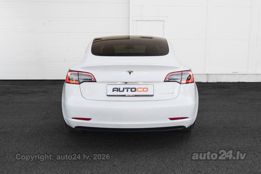 Balts Tesla Model 3 2020 Tallina, ar dzinēja tilpumu 0.00 L un nobraukumu 95 tūkst. km par 29999 €, foto 8 vietnē AUTOMOTO.COM.LV