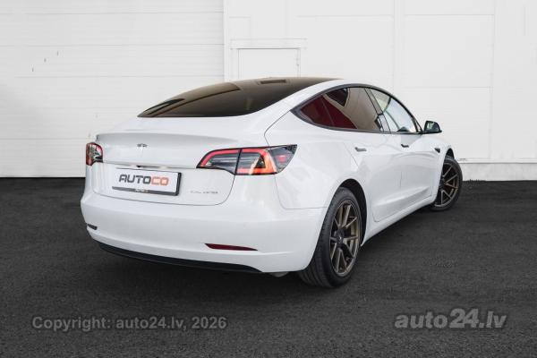Balts Tesla Model 3 2020 Tallina, ar dzinēja tilpumu 0.00 L un nobraukumu 95 tūkst. km par 29999 €, foto 8 vietnē AUTOMOTO.COM.LV