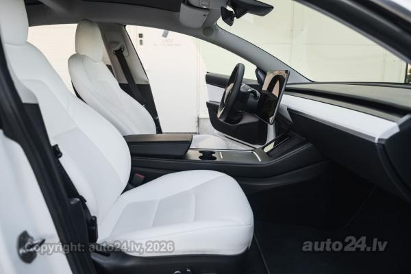 Balts Tesla Model 3 2020 Tallina, ar dzinēja tilpumu 0.00 L un nobraukumu 95 tūkst. km par 29999 €, foto 10 vietnē AUTOMOTO.COM.LV