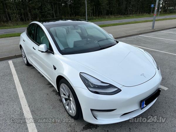 Balts Tesla Model 3 2020 Tallina, ar dzinēja tilpumu 0.00 L un nobraukumu 102 tūkst. km par 26400 €, foto 2 vietnē AUTOMOTO.COM.LV