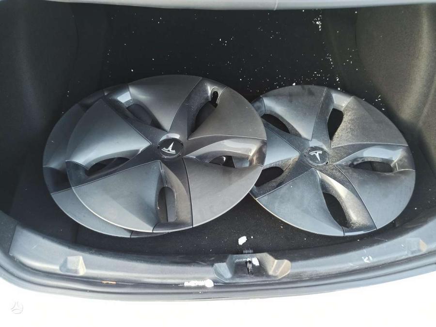 Balts Tesla Model 3 2020 Ukmergė, ar dzinēja tilpumu 0.00 L un nobraukumu 95 tūkst. km par 8700 €, foto 16 vietnē AUTOMOTO.COM.LV