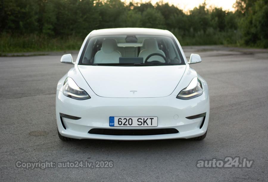Balts Tesla Model 3 2020 Pērnava, ar dzinēja tilpumu 0.00 L un nobraukumu 62 tūkst. km par 21990 €, foto 3 vietnē AUTOMOTO.COM.LV