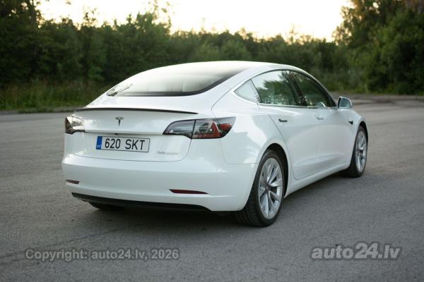Balts Tesla Model 3 2020 Pērnava, ar dzinēja tilpumu 0.00 L un nobraukumu 62 tūkst. km par 21990 €, foto 4 vietnē AUTOMOTO.COM.LV