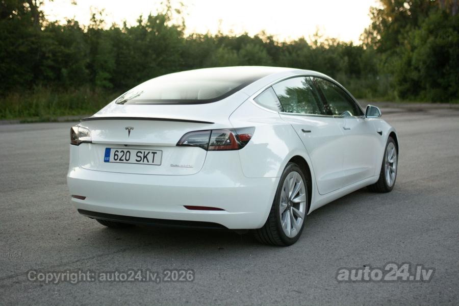 Balts Tesla Model 3 2020 Pērnava, ar dzinēja tilpumu 0.00 L un nobraukumu 62 tūkst. km par 21990 €, foto 5 vietnē AUTOMOTO.COM.LV