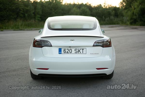 Balts Tesla Model 3 2020 Pērnava, ar dzinēja tilpumu 0.00 L un nobraukumu 62 tūkst. km par 21990 €, foto 5 vietnē AUTOMOTO.COM.LV