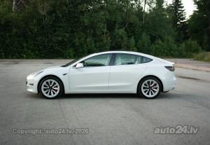 Balts Tesla Model 3 2020 Pērnava, ar dzinēja tilpumu 0.00 L un nobraukumu 62 tūkst. km par 21990 €, foto 9 vietnē AUTOMOTO.COM.LV