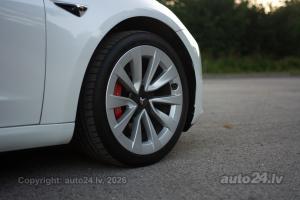 Balts Tesla Model 3 2020 Pērnava, ar dzinēja tilpumu 0.00 L un nobraukumu 62 tūkst. km par 21990 €, foto 10 vietnē AUTOMOTO.COM.LV