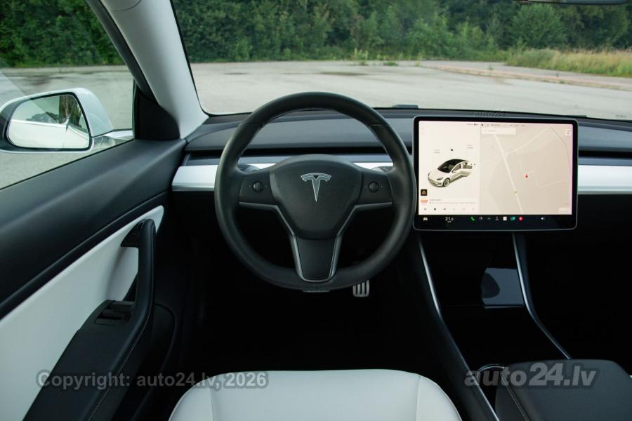 Balts Tesla Model 3 2020 Pērnava, ar dzinēja tilpumu 0.00 L un nobraukumu 62 tūkst. km par 21990 €, foto 12 vietnē AUTOMOTO.COM.LV
