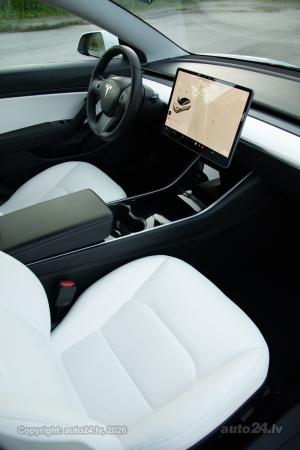 Balts Tesla Model 3 2020 Pērnava, ar dzinēja tilpumu 0.00 L un nobraukumu 62 tūkst. km par 21990 €, foto 14 vietnē AUTOMOTO.COM.LV