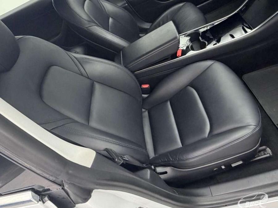 Balts Tesla Model 3 2020 Viļņa, ar dzinēja tilpumu 0.00 L un nobraukumu 172 tūkst. km par 15600 €, foto 7 vietnē AUTOMOTO.COM.LV