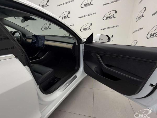 Balts Tesla Model 3 2020 Viļņa, ar dzinēja tilpumu 0.00 L un nobraukumu 172 tūkst. km par 15400 €, foto 9 vietnē AUTOMOTO.COM.LV