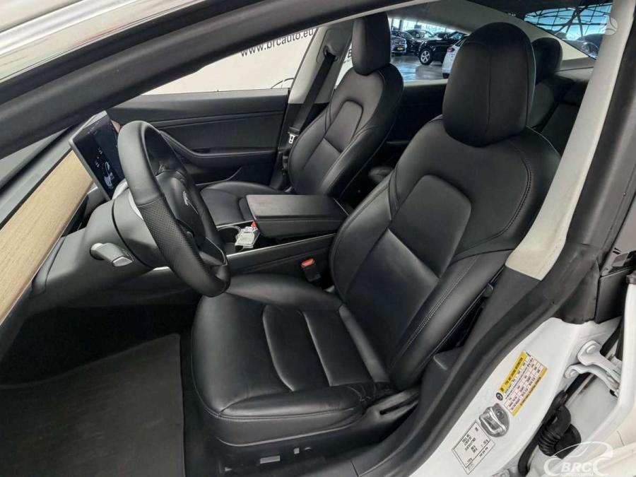 White Tesla Model 3 2020 in Vilnius, with an engine capacity of 0.00 L and mileage of 172 thousand km for 15400 €, photo 21 on AUTOMOTO.COM.LV