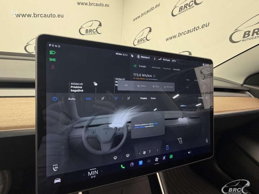 White Tesla Model 3 2020 in Vilnius, with an engine capacity of 0.00 L and mileage of 172 thousand km for 15400 €, photo 32 on AUTOMOTO.COM.LV
