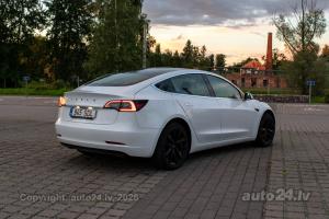 Белый Тесла Модель 3 2020 в Таллин, объемом двигателя 0.00 л и пробегом 215 тыс. км за 19999 €, фото  на AUTOMOTO.COM.LV