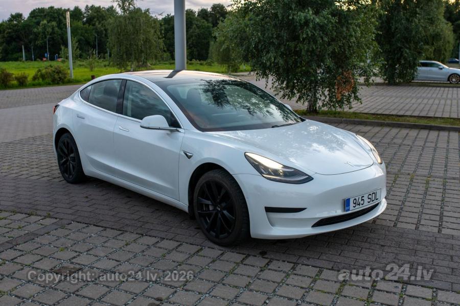 Balts Tesla Model 3 2020 Tallina, ar dzinēja tilpumu 0.00 L un nobraukumu 215 tūkst. km par 19999 €, foto 5 vietnē AUTOMOTO.COM.LV
