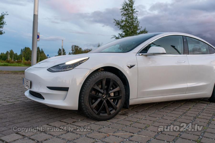 Balts Tesla Model 3 2020 Tallina, ar dzinēja tilpumu 0.00 L un nobraukumu 215 tūkst. km par 19999 €, foto 7 vietnē AUTOMOTO.COM.LV