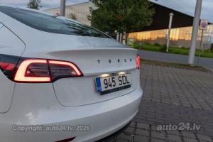 Balts Tesla Model 3 2020 Tallina, ar dzinēja tilpumu 0.00 L un nobraukumu 215 tūkst. km par 19999 €, foto 9 vietnē AUTOMOTO.COM.LV