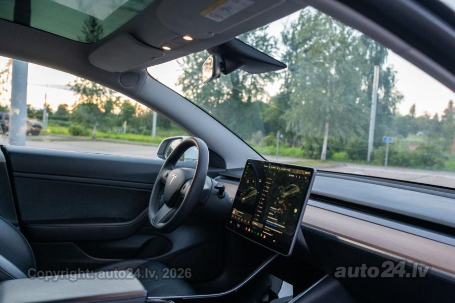 Balts Tesla Model 3 2020 Tallina, ar dzinēja tilpumu 0.00 L un nobraukumu 215 tūkst. km par 19999 €, foto 16 vietnē AUTOMOTO.COM.LV