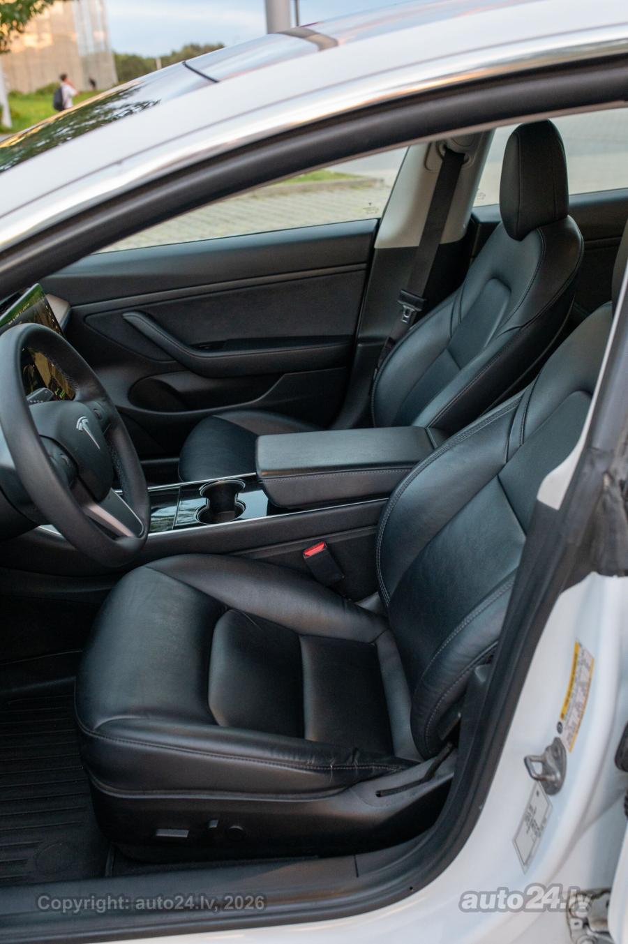 Balts Tesla Model 3 2020 Tallina, ar dzinēja tilpumu 0.00 L un nobraukumu 215 tūkst. km par 19999 €, foto 17 vietnē AUTOMOTO.COM.LV
