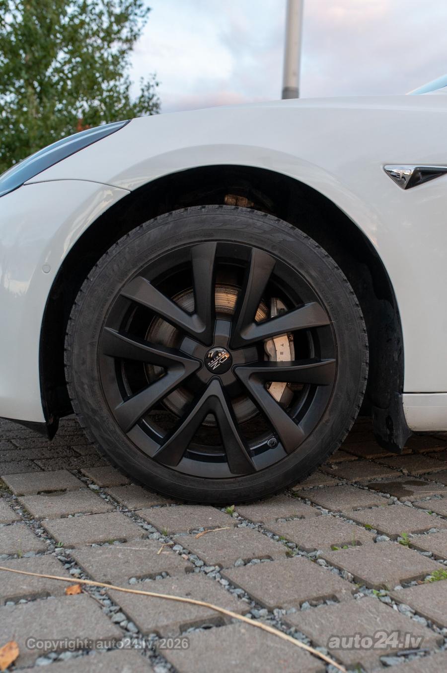 Balts Tesla Model 3 2020 Tallina, ar dzinēja tilpumu 0.00 L un nobraukumu 215 tūkst. km par 19999 €, foto 20 vietnē AUTOMOTO.COM.LV