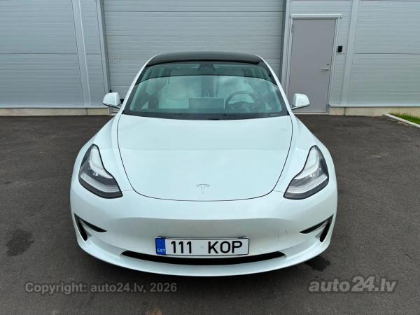 Tesla Model 3 2020 in Viljandi on AUTOMOTO.COM.LV White Tesla Model 3 2020 in Viljandi, with an engine capacity of 0.00 L and mileage of 130 thousand km for 27999 €, photo 1 on AUTOMOTO.COM.LV