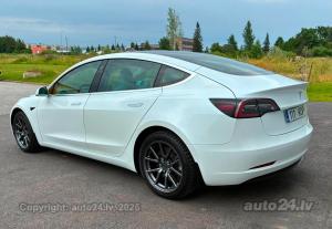 White Tesla Model 3 2020 in Viljandi, with an engine capacity of 0.00 L and mileage of 130 thousand km for 27999 €, photo 6 on AUTOMOTO.COM.LV