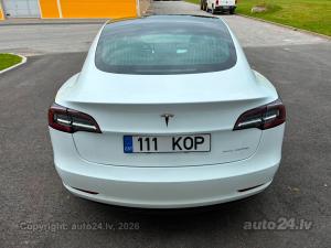 White Tesla Model 3 2020 in Viljandi, with an engine capacity of 0.00 L and mileage of 130 thousand km for 27999 €, photo 7 on AUTOMOTO.COM.LV