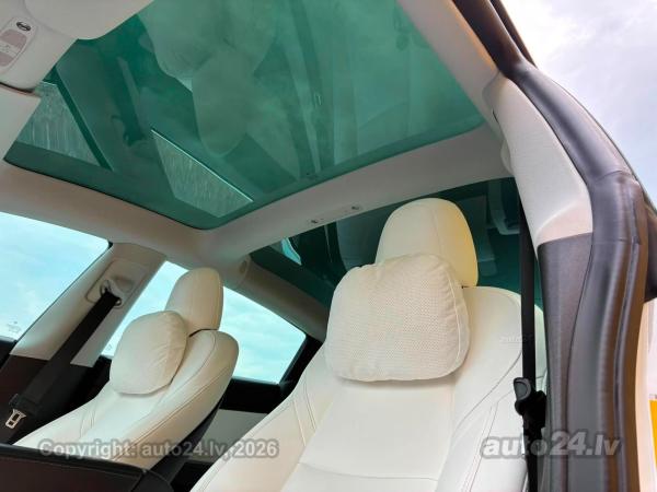 Tesla Model 3 2020 in Viljandi on AUTOMOTO.COM.LV White Tesla Model 3 2020 in Viljandi, with an engine capacity of 0.00 L and mileage of 130 thousand km for 27999 €, photo 11 on AUTOMOTO.COM.LV
