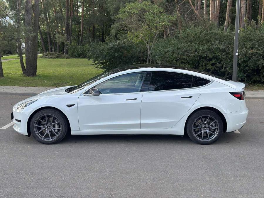Balts Tesla Model 3 2020 Kauņa, ar dzinēja tilpumu 0.00 L un nobraukumu 117 tūkst. km par 18800 €, foto 8 vietnē AUTOMOTO.COM.LV