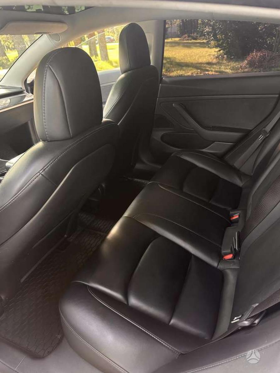 Balts Tesla Model 3 2020 Kauņa, ar dzinēja tilpumu 0.00 L un nobraukumu 117 tūkst. km par 18800 €, foto 12 vietnē AUTOMOTO.COM.LV
