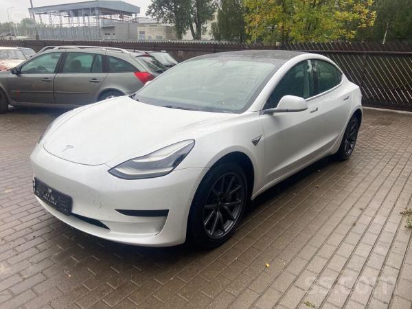 Белый Тесла Модель 3 2020 в Рига, объемом двигателя 0.00 л и пробегом 147 тыс. км за 15000 €, фото 6 на AUTOMOTO.COM.LV